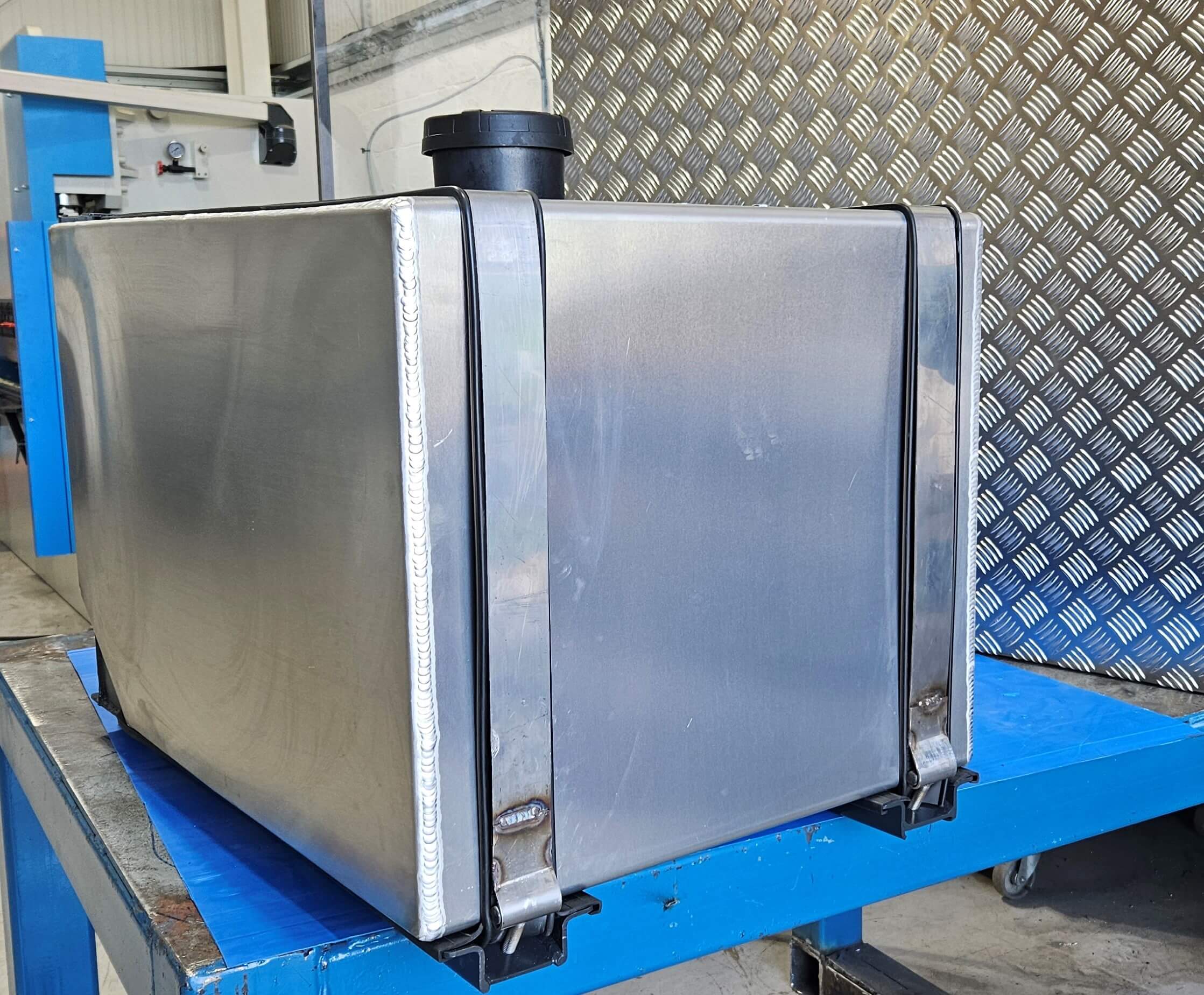 When Do Bespoke Hydraulic Tanks Work Best? - PCM Transport & Handling