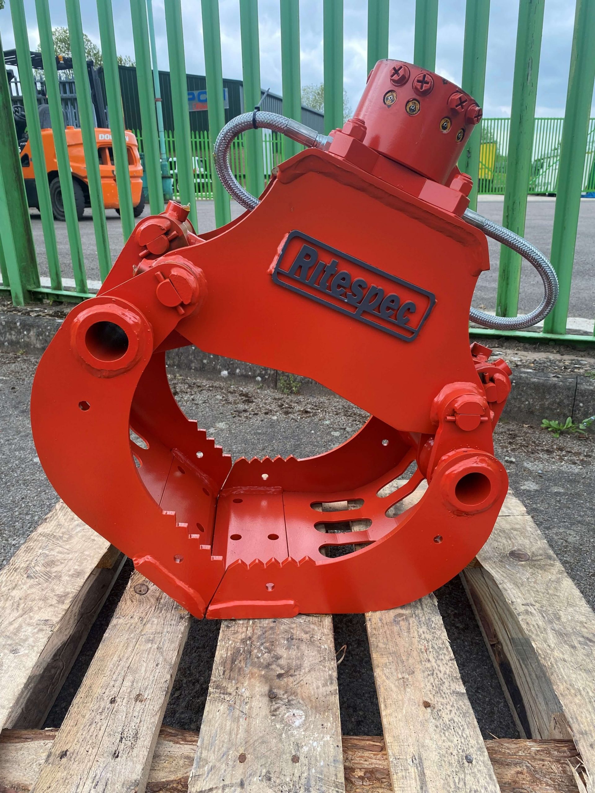 Excavator and Demolition Grabs | PCM Transport & Handling